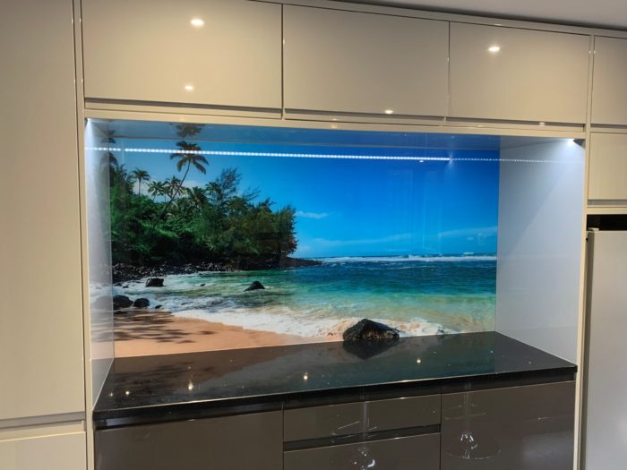 Kitchen Glass Splashback - The Wow Factor in Your Kitchen